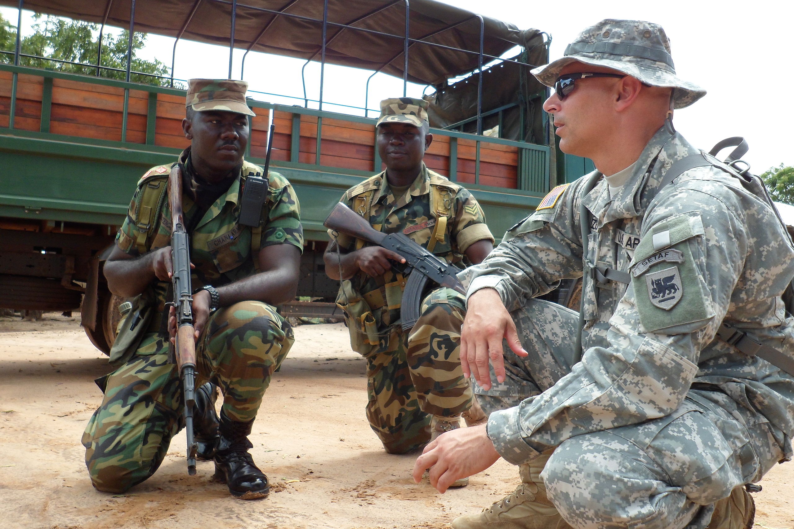 U.S._Army_Africa_ACOTA_team_trains_Sierra_Leone_troops_-_Flickr_-_US ...